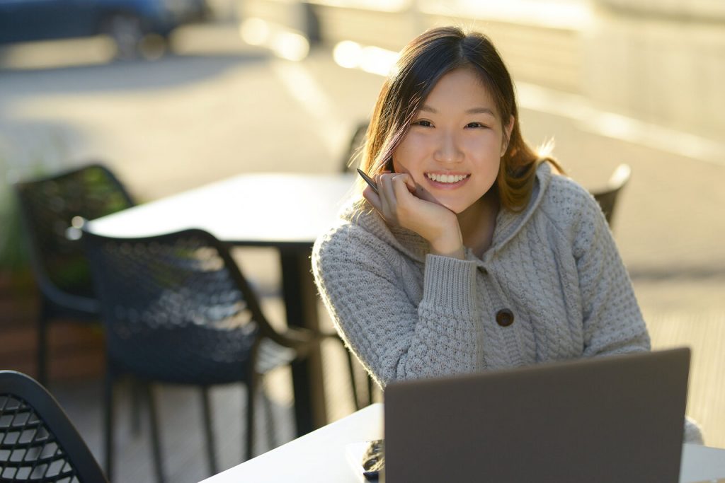 5 Keuntungan Kerja Freelance secara Online serta Jenis Pekerjaannya