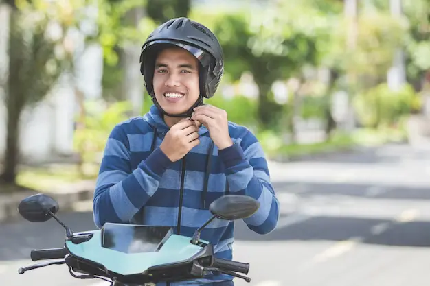 Sales Motoris: Apa Itu, Tugas, Skill yang Dibutuhkan, & Gaji