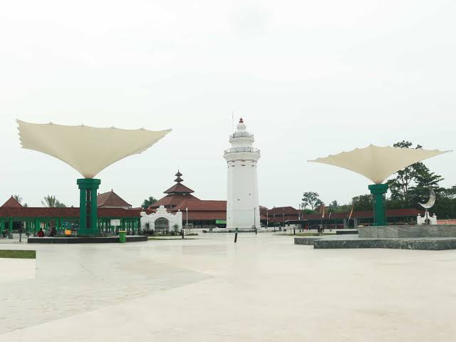 UMP Banten 2024 Resmi Naik 2,50%, Berikut Angka Finalnya - Glints Blog