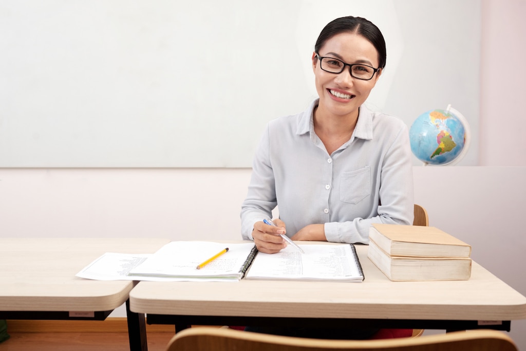 CV Dosen: Struktur, Contoh, dan Template Gratis dari Glints